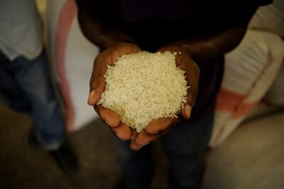 Malawian traders in Karonga smuggle rice and Karonga to Tanzania - The ...