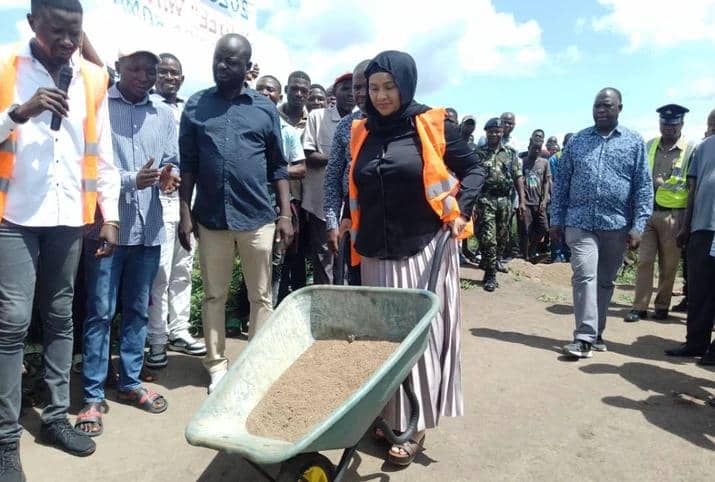 Abida Mia launches MK165 million Fodya Bridge construction in Chikwawa ...