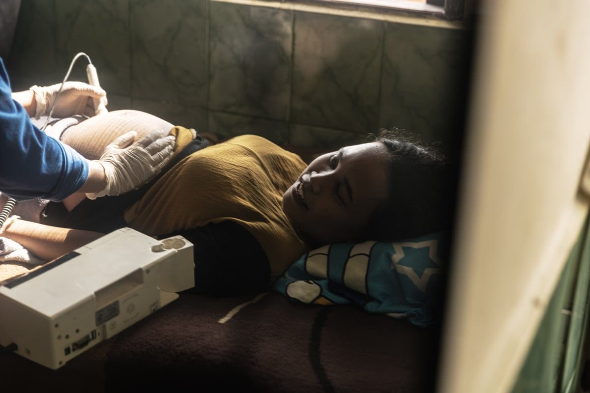Aid cuts threaten fragile progress in ending maternal deaths, UN agencies warn - The Maravi Post