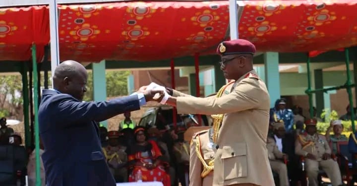 Valentino Phiri hands over Sword command Jaffu as new Malawi Defence ...